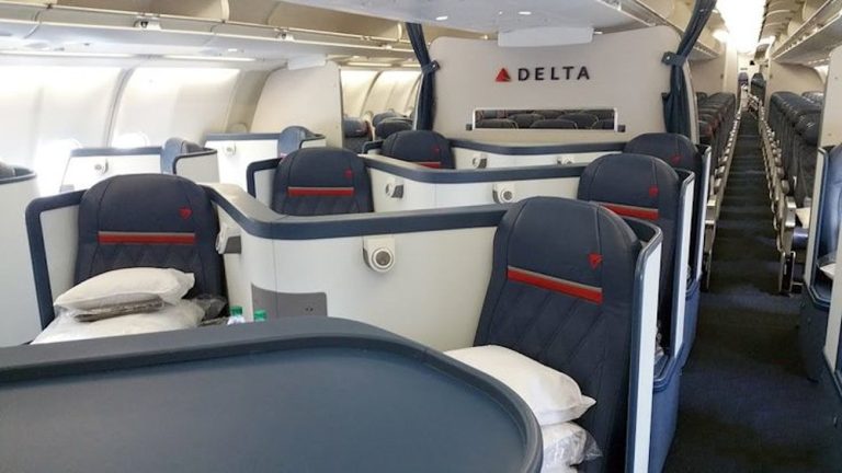 Delta A330-200 Seat Map - Airportix